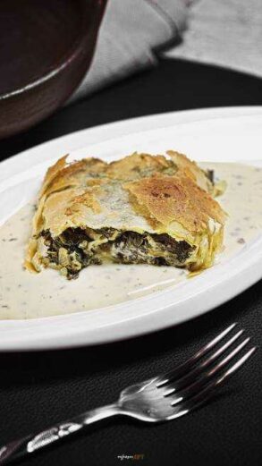 Spinat Feta Strudel, der vegetarische Leckerbissen.